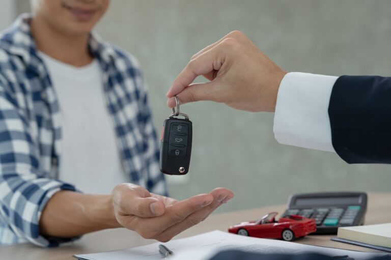 How Technology Enhances the Car Rental Experience